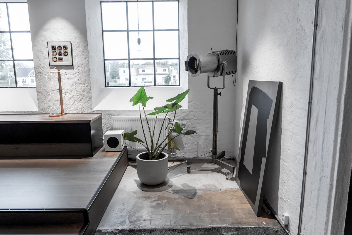 Subwoofer Audio Pro SW-10 la AVstore.ro