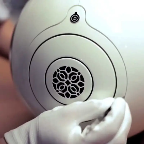 Boxe active DEVIALET Phantom I 103dB Refurbished Light Chrome la AVstore.ro